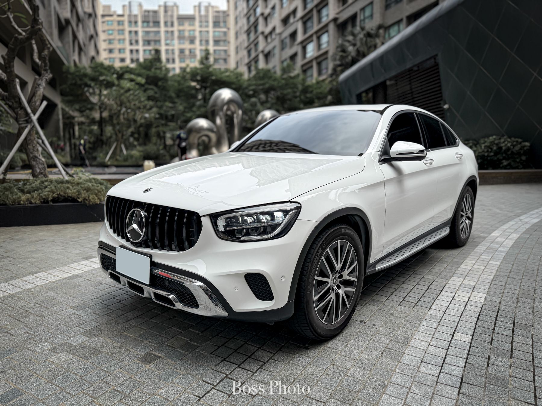 Mercedes-Benz GLC Coupe 2020年二手車 165.0萬 新竹縣-小葉車庫 | 8891汽車
