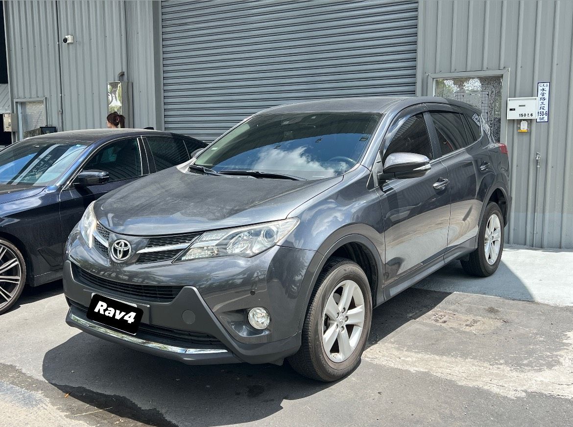Toyota RAV4 2013年二手車 36.8萬 高雄市-耀凡汽車 | 8891汽車