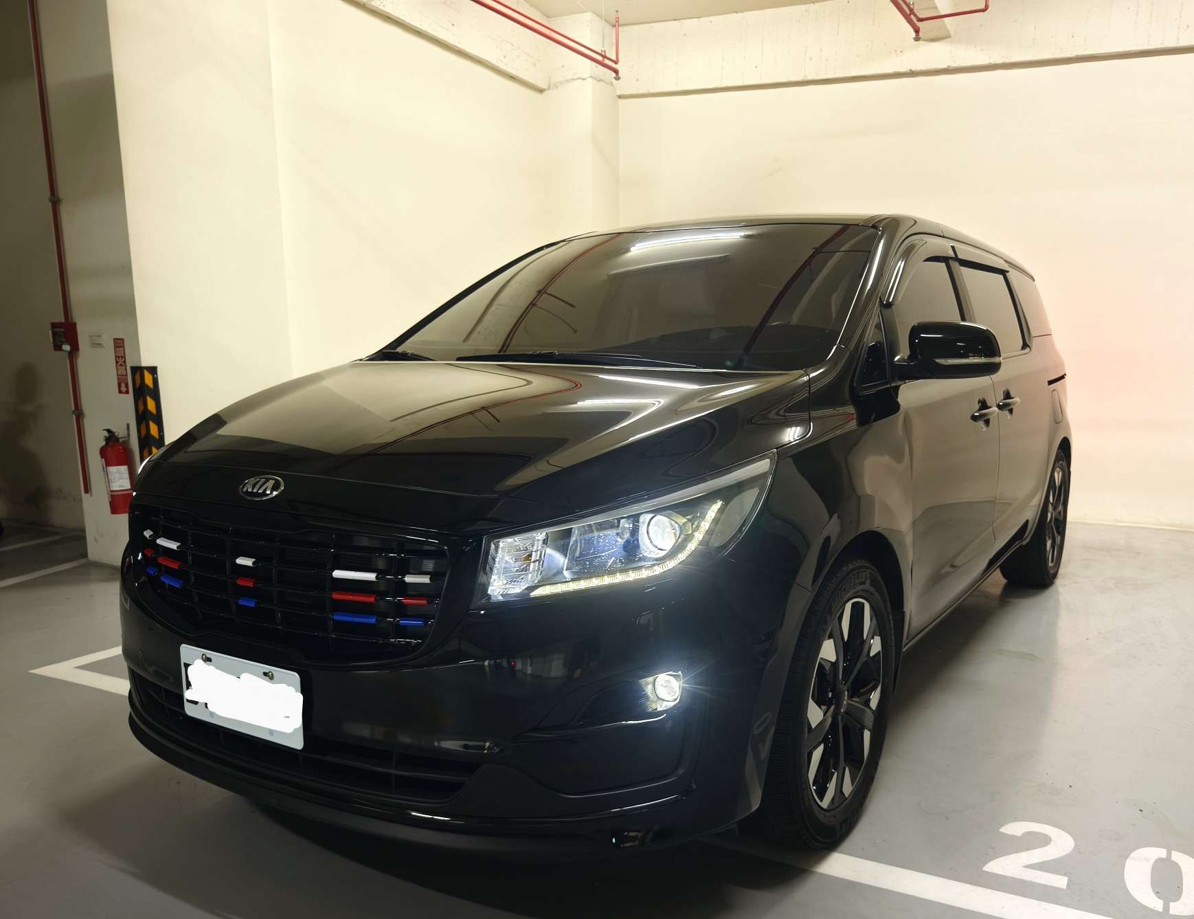 Kia Carnival 2020年二手車 88.0萬 台中市- | 8891汽車