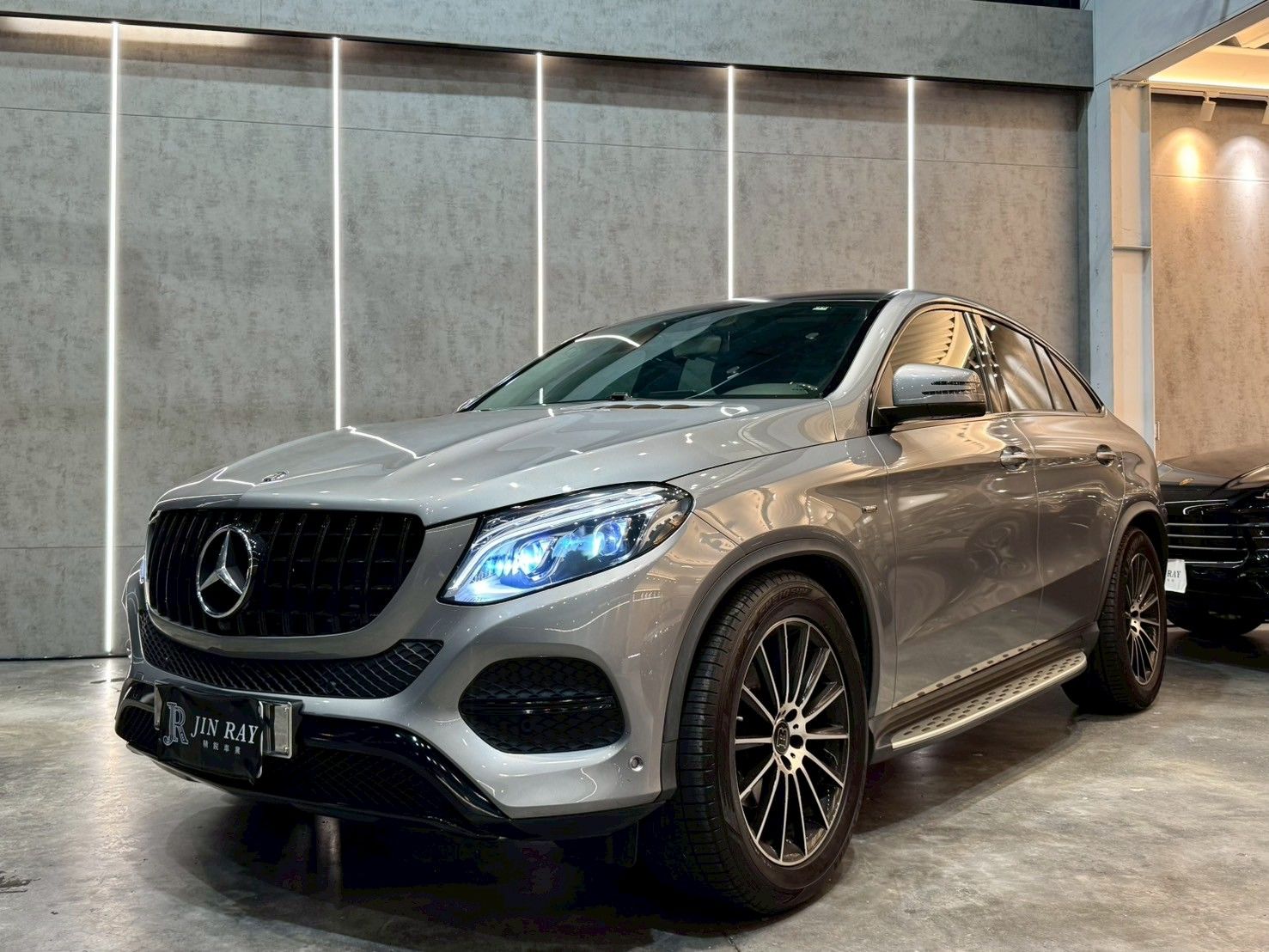 Mercedes-Benz GLE Coupe 2015年二手車 128.0萬 台中市-精銳車業 弄車庫 | 8891汽車