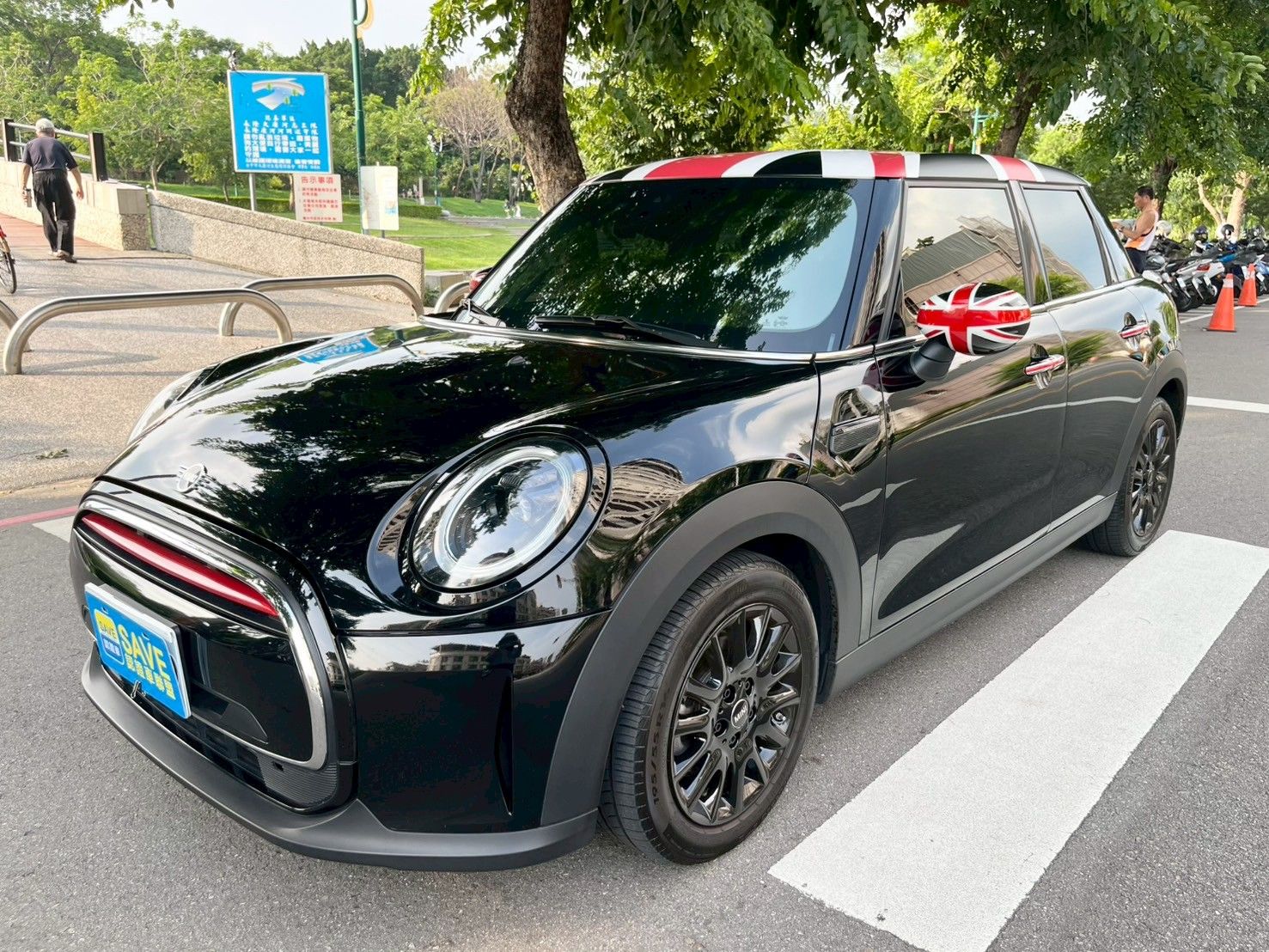 Mini Mini 5-Door 2021年二手車 105.8萬 台中市-鈞虹(超擎汽車) | 8891汽車