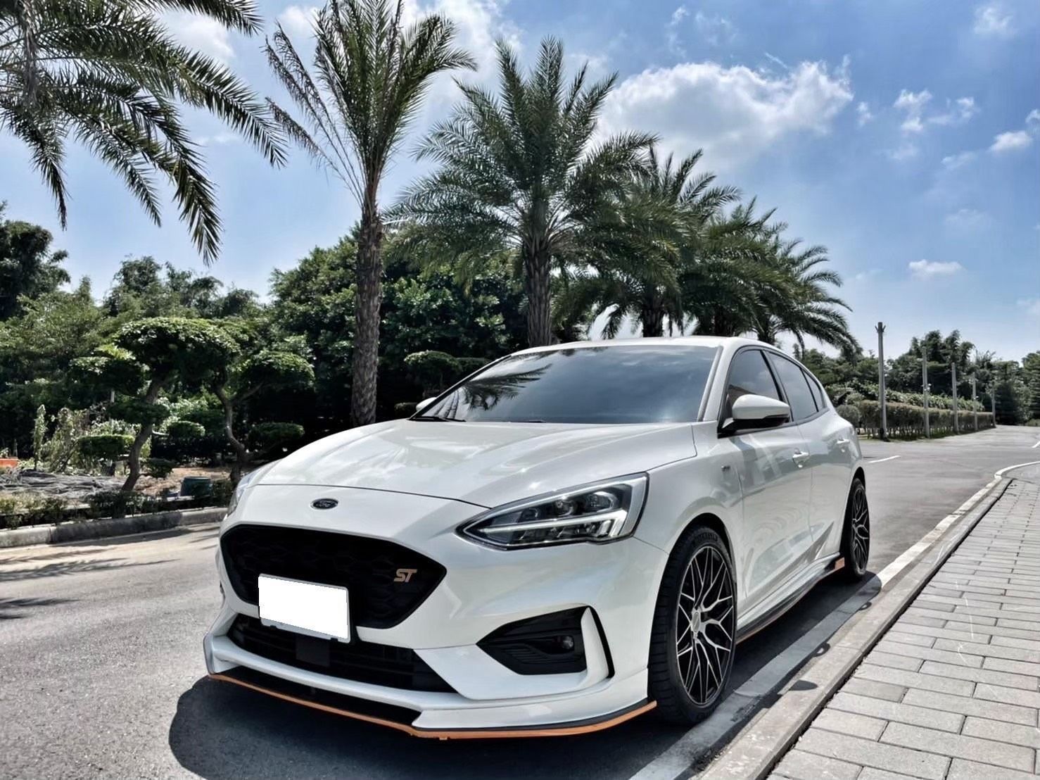 Ford Focus 5D 2019年二手車 24.2萬 新竹縣-Momo車庫 | 8891汽車