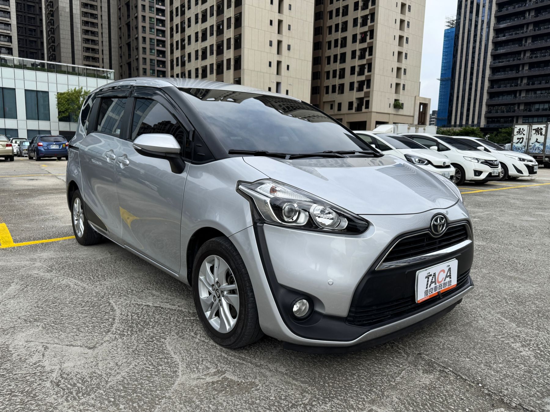 嚴選專區 - Toyota Sienta 2017年二手車 31.8萬 新北市-TACA 明旺汽車 | 8891汽車