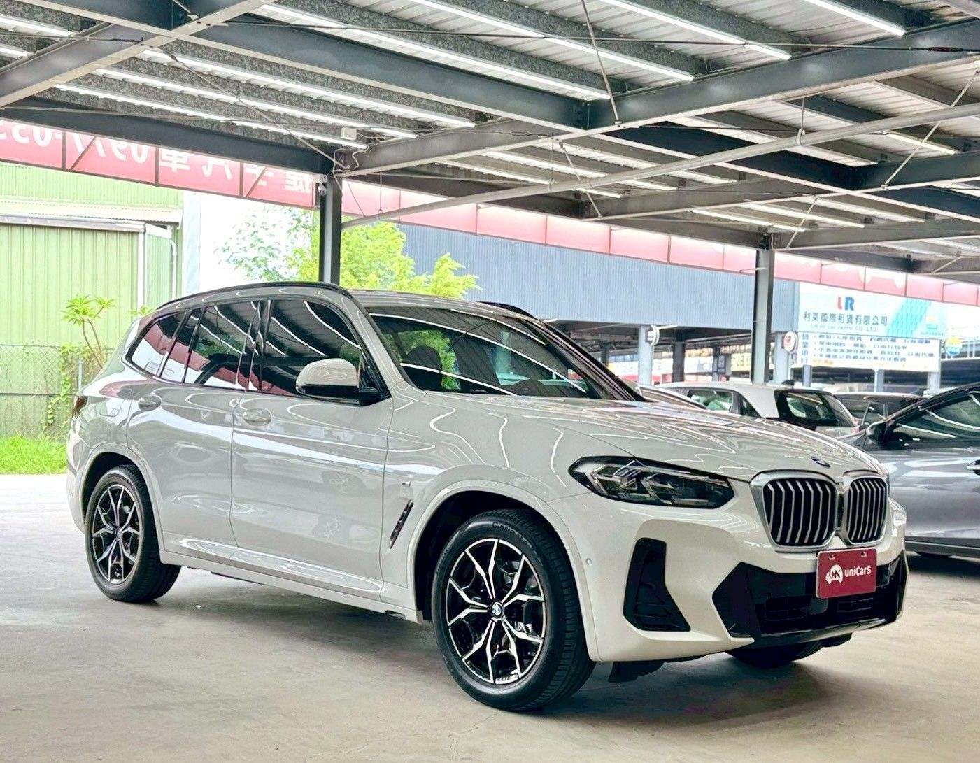 BMW X3 2022年二手車 195.8萬 高雄市-鴻奕汽車實業商行 | 8891汽車