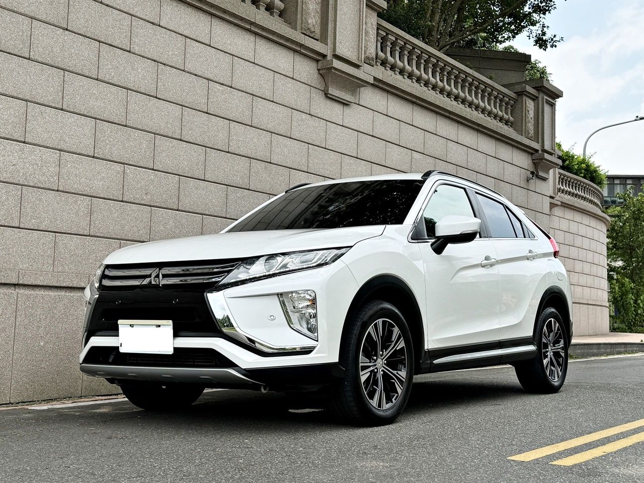 Mitsubishi Eclipse Cross 2020年二手車 24.5萬 桃園市-誠信小邱中古車經理人 | 8891汽車