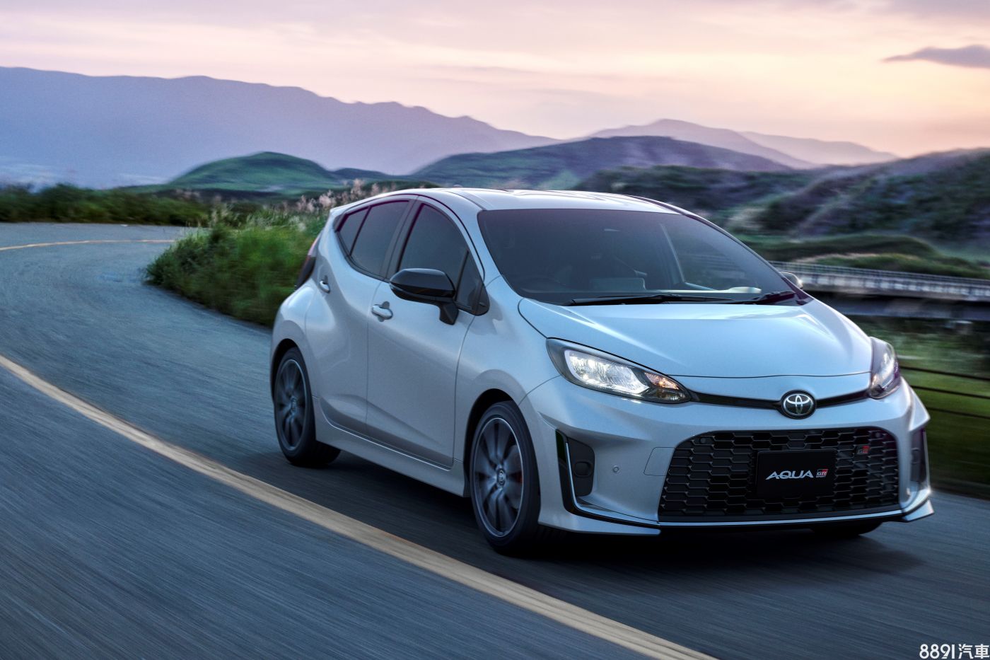 豐田大改款Prius C GR Sport登場 車格小但氣勢高！ | 8891新車