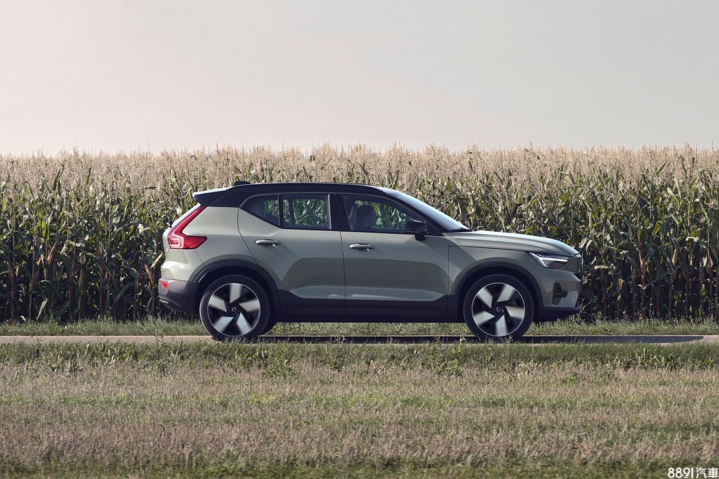Volvo新年式XC40/C40 Recharge在台上市 開價191萬起！ | 8891新車