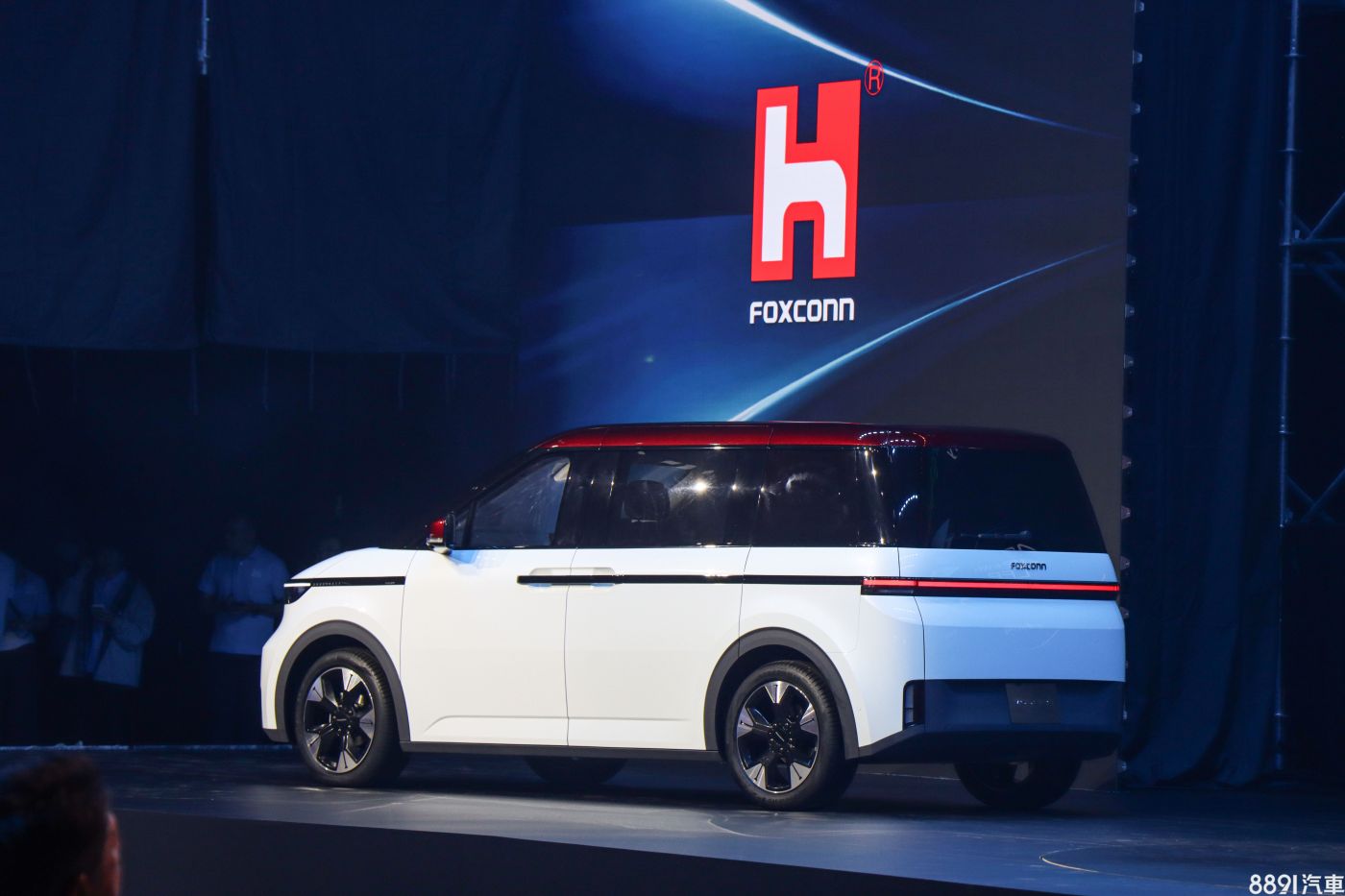 【2025鴻海科技日】Model A三版本展演！2～7座電動MPV可家用可商用！ | 8891新車