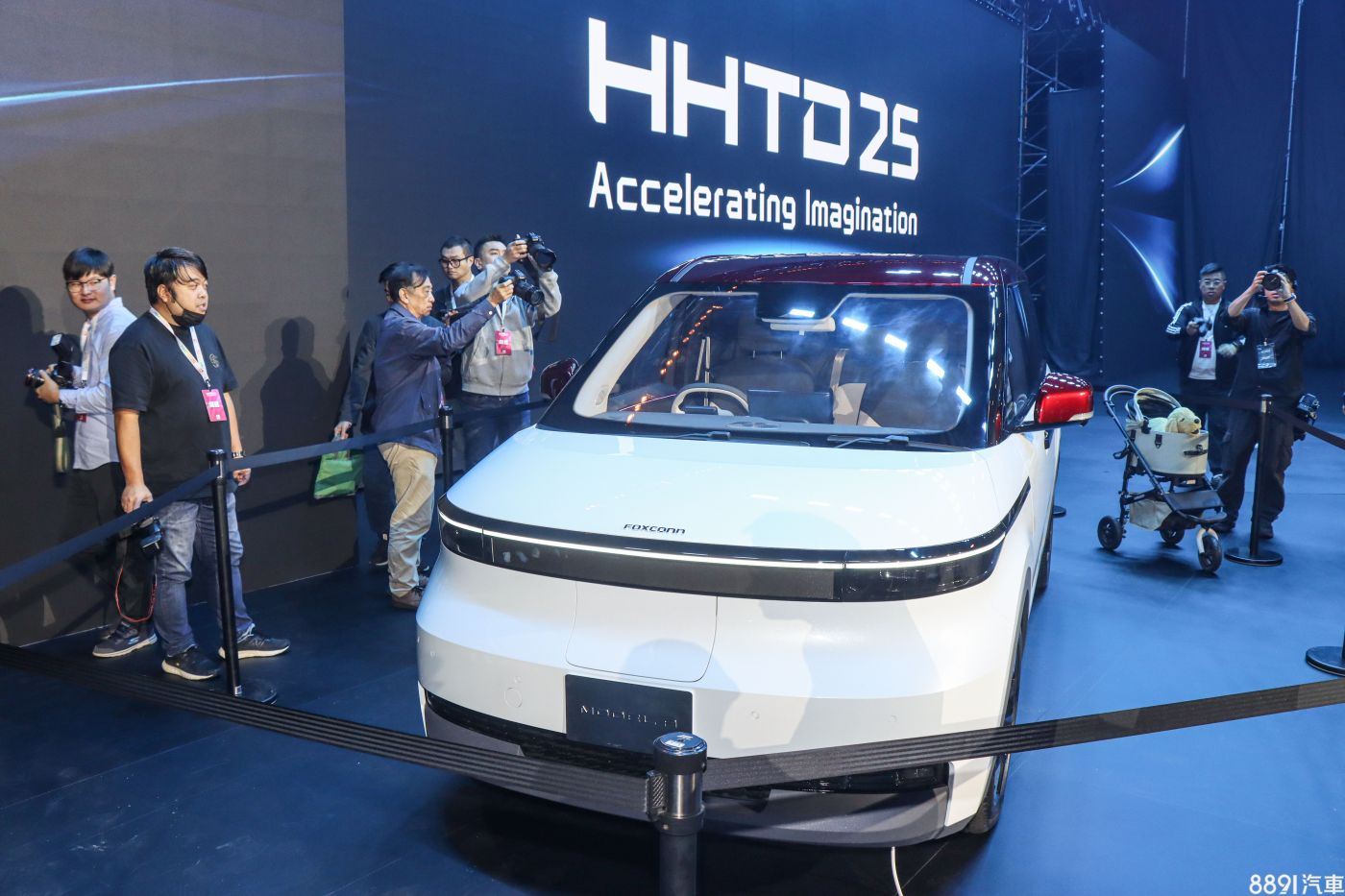 【2025鴻海科技日】Model A三版本展演！2～7座電動MPV可家用可商用！ | 8891新車